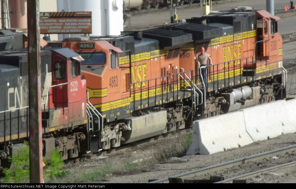 BNSF 4863